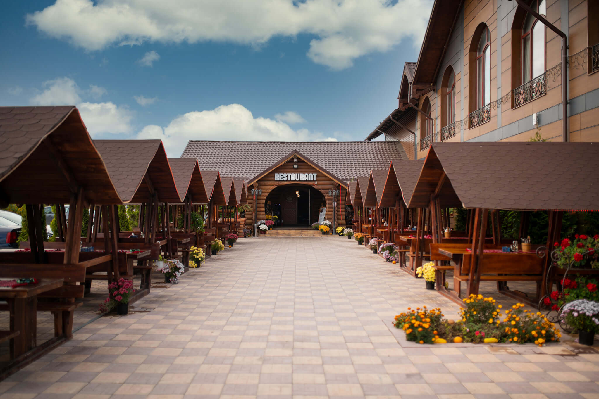 Locatii - La Cimpoesu